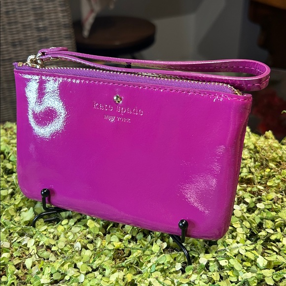 kate spade | Bags | Kate Spade Story Book Fuchsia Wristlet 65x 4 Nwot ...